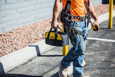 Introducing the DeWalt GRABO Suction Lifter: The Ultimate Lifting Tool ...